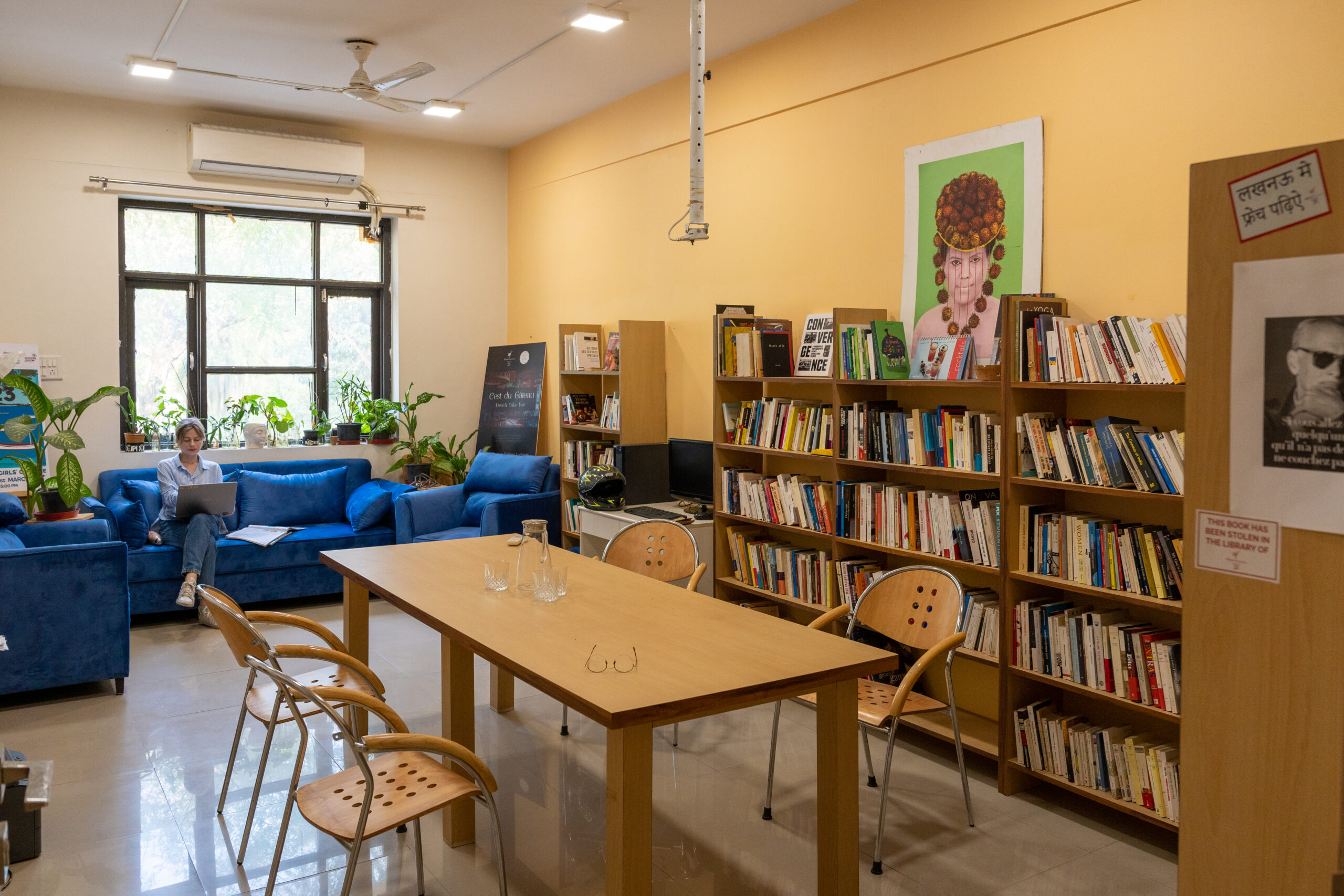 Alliance Française de Lucknow – French Language Library